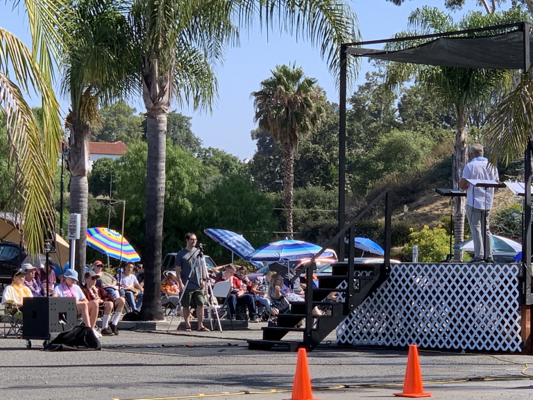 How to Hold an Outdoor Service That People Love | Outreach Blog